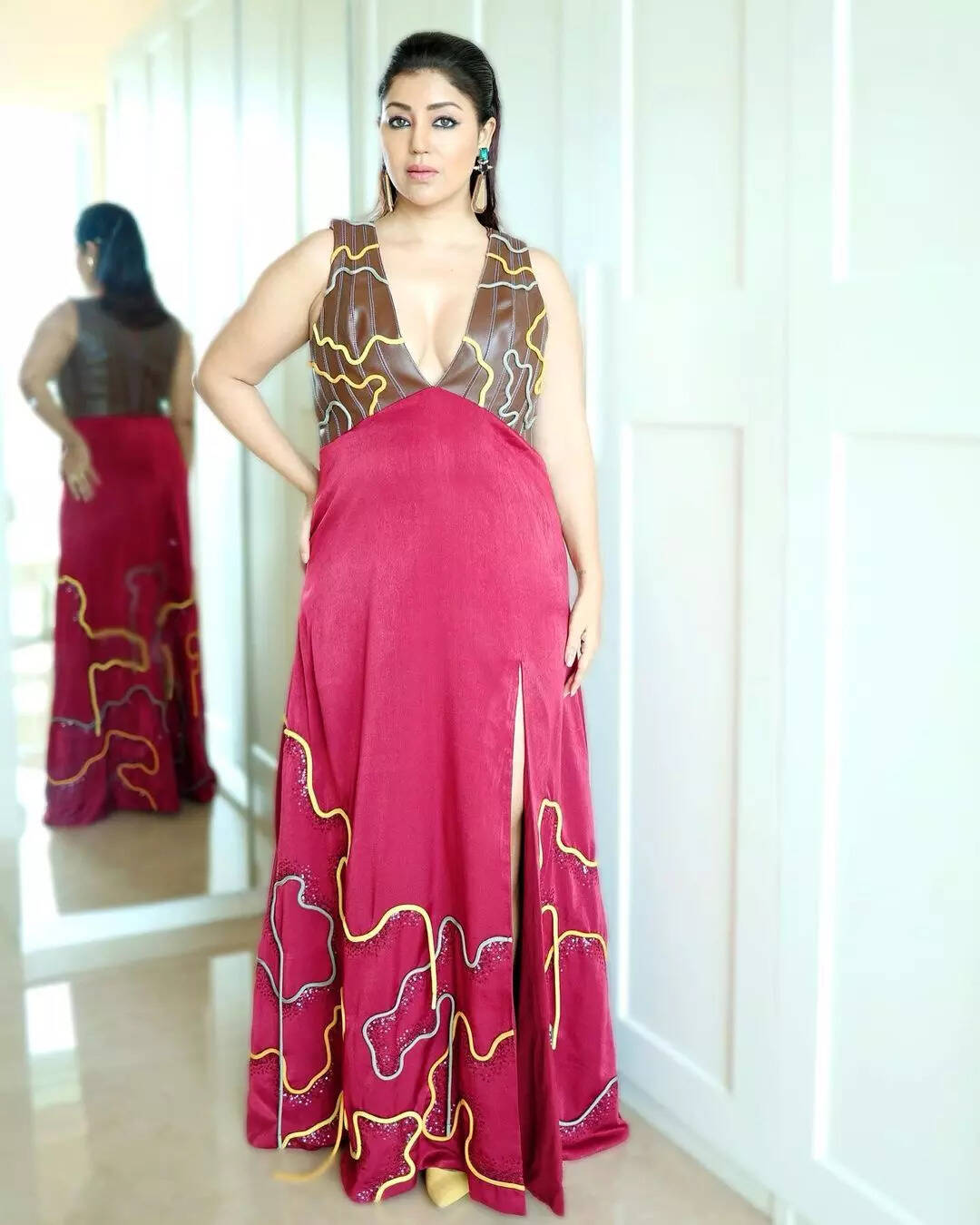 'Hum Aapko Sita Maa Ki Nazar Se...'! Debina Bonnerjee Trolled For Bold ...