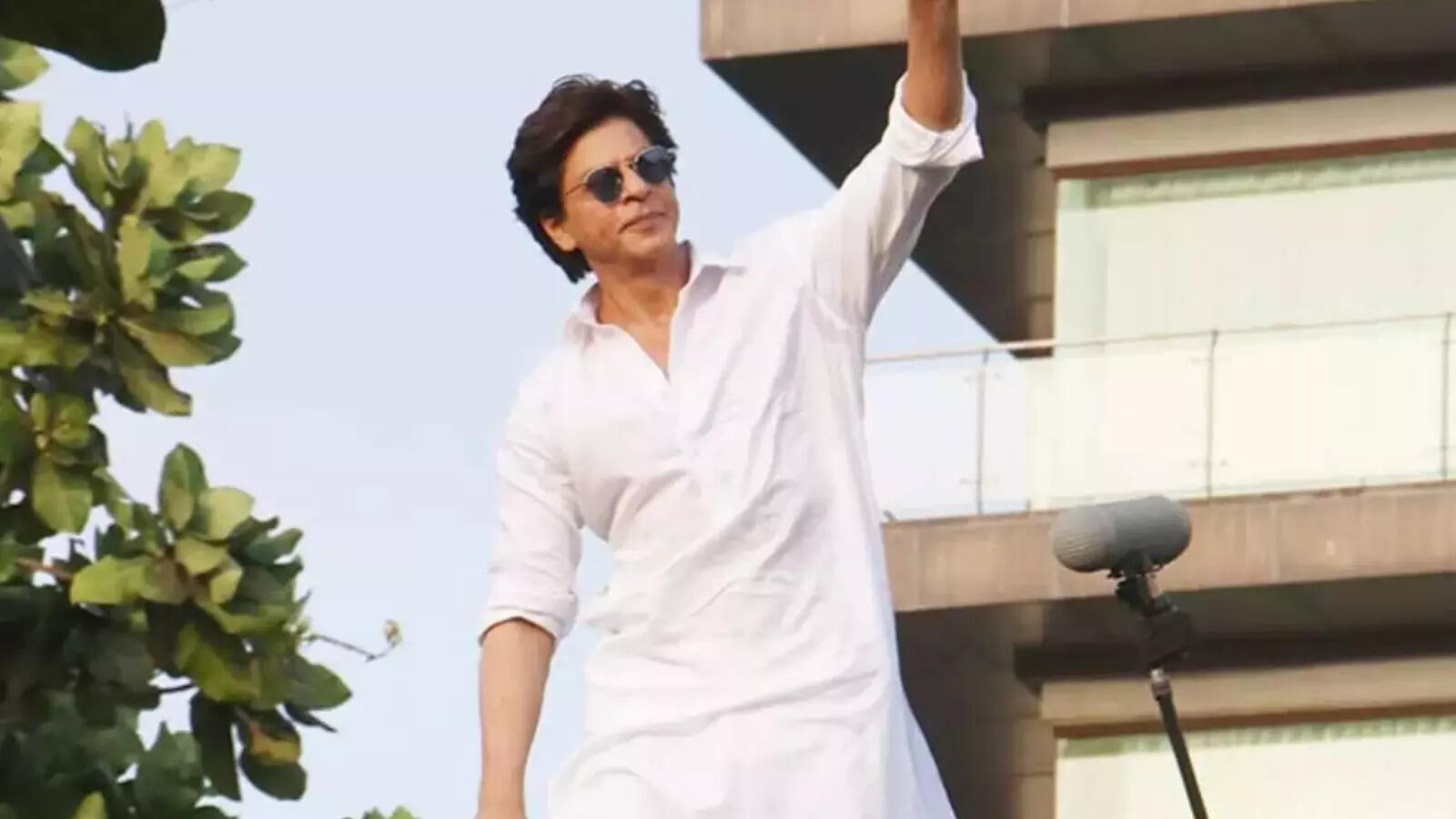 Sea-Facing To Vintage Vibes: Breathtaking Views From Shah Rukh Khan ...