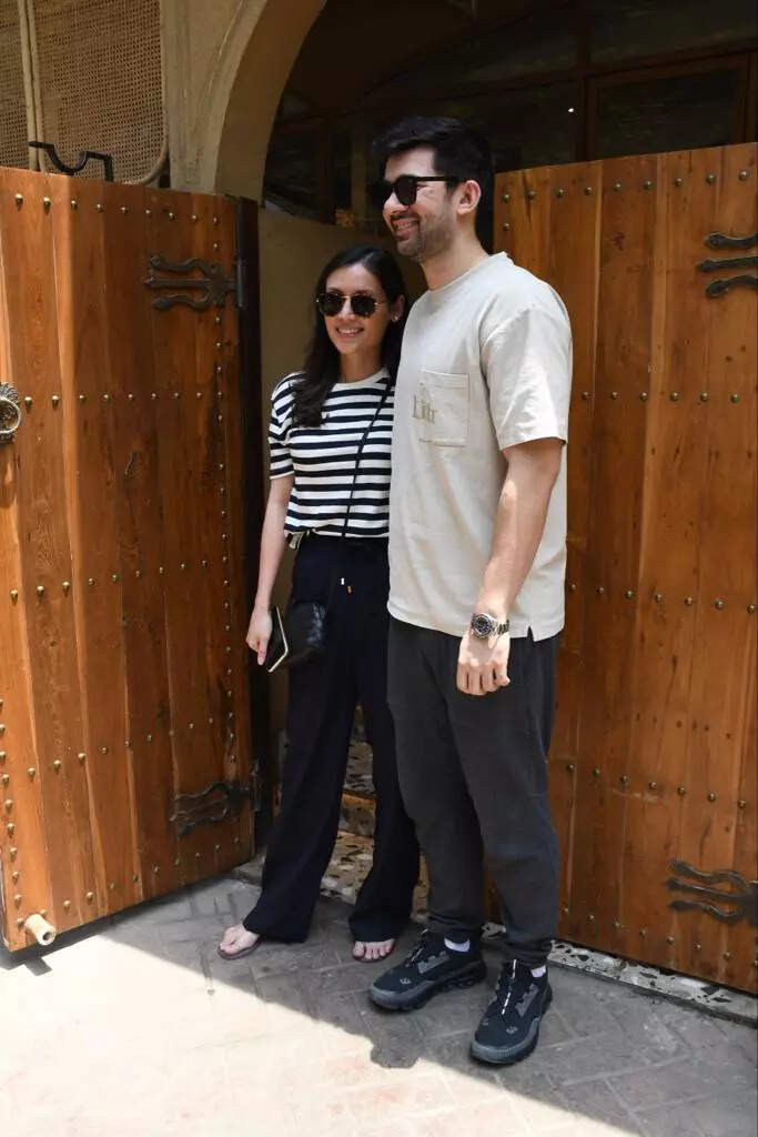 Sunny Deol's Son Karan Deol FINALLY Poses With Fiance Drisha Acharya ...