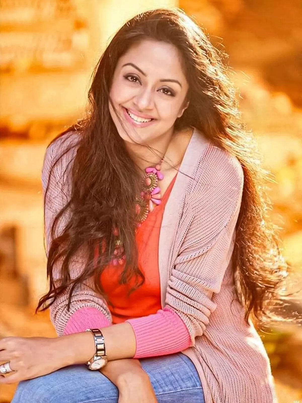 Jyotika Returns To Hindi Films After 25 YEARS, Joins Ajay Devgn, R Madhavan For Supernatural ...