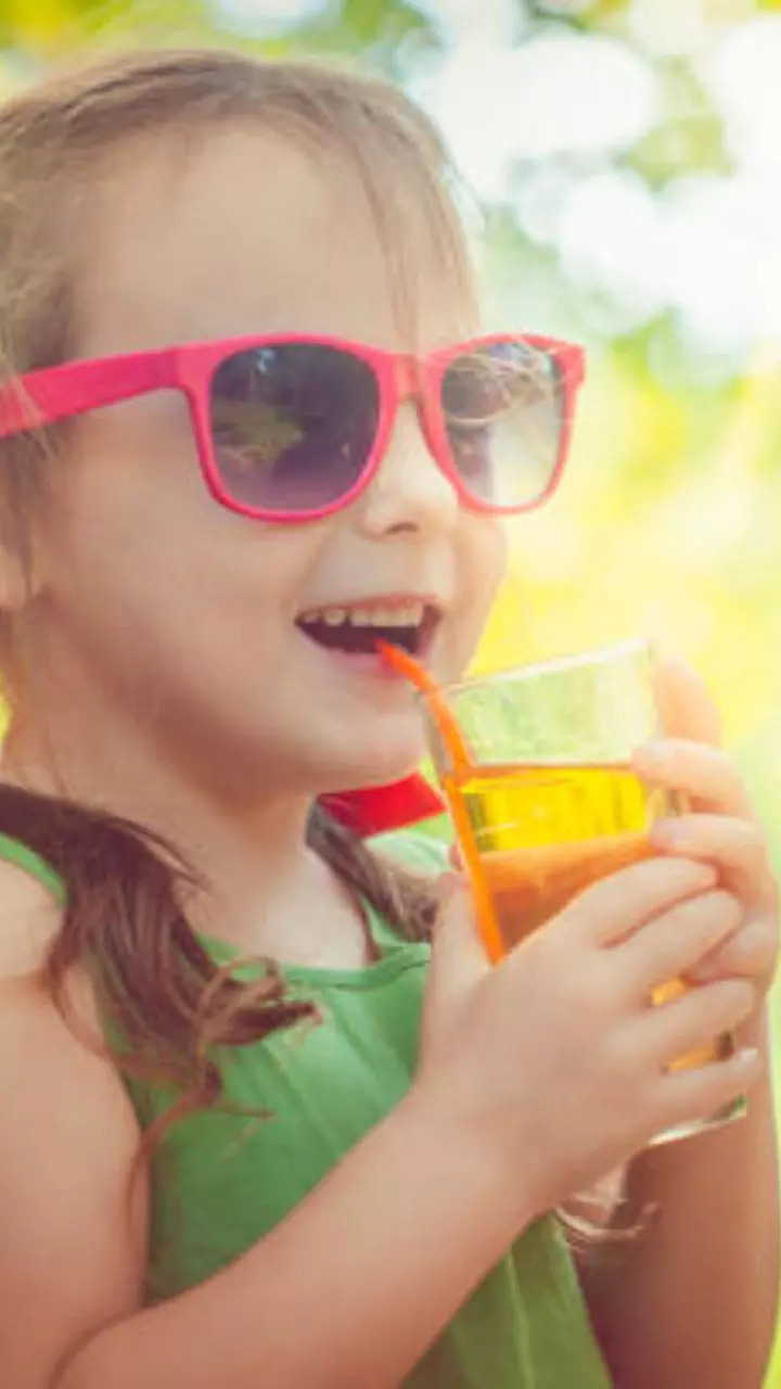 8 Easy DIY Summer Drinks for Kids for Active Summer Vacations