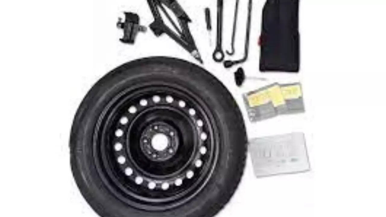 Car Tips: 7 Easy Steps To Change A Flat Tyre | Tips and Tricks ...