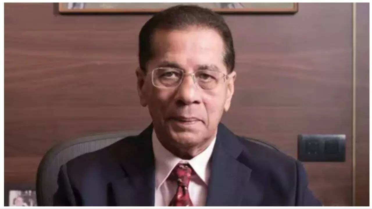 Rafique Malik: The Man Who Took Metro Shoes To 164 Cities In India With ...