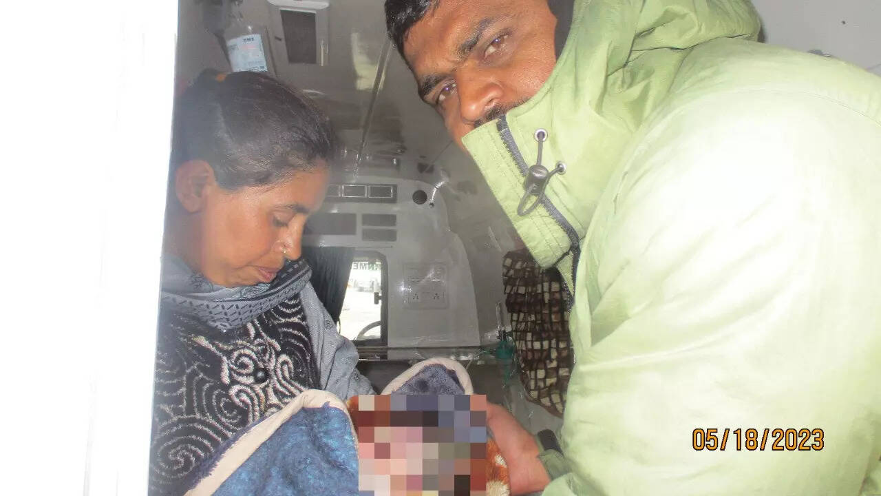 Indian Army's Medical Team Carries Out Emergency Delivery At Sadhna ...