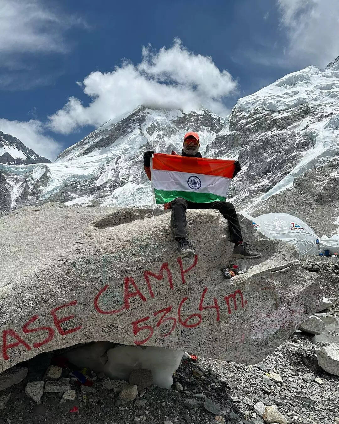 Khichdi Fame JD Majethia Feels At The 'Top Of The World' As He Climbs ...