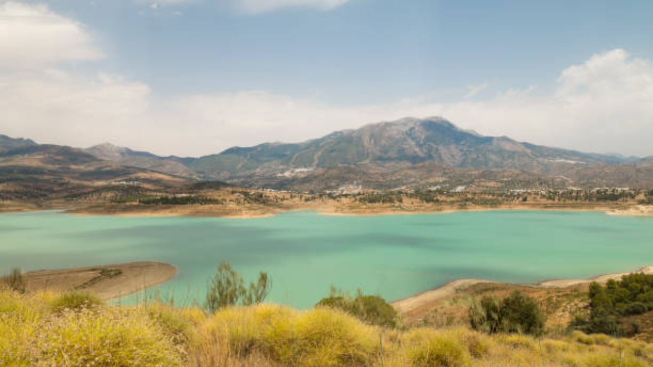 5 Most Beautiful Lakes In Kashmir You Must Visit | Travel News, Times Now