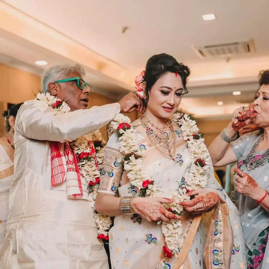 Ashish Vidyarthi: Ashish Vidyarthi Ties Mangalsutra, Performs Bihu With Wife Rupali Barua During ...