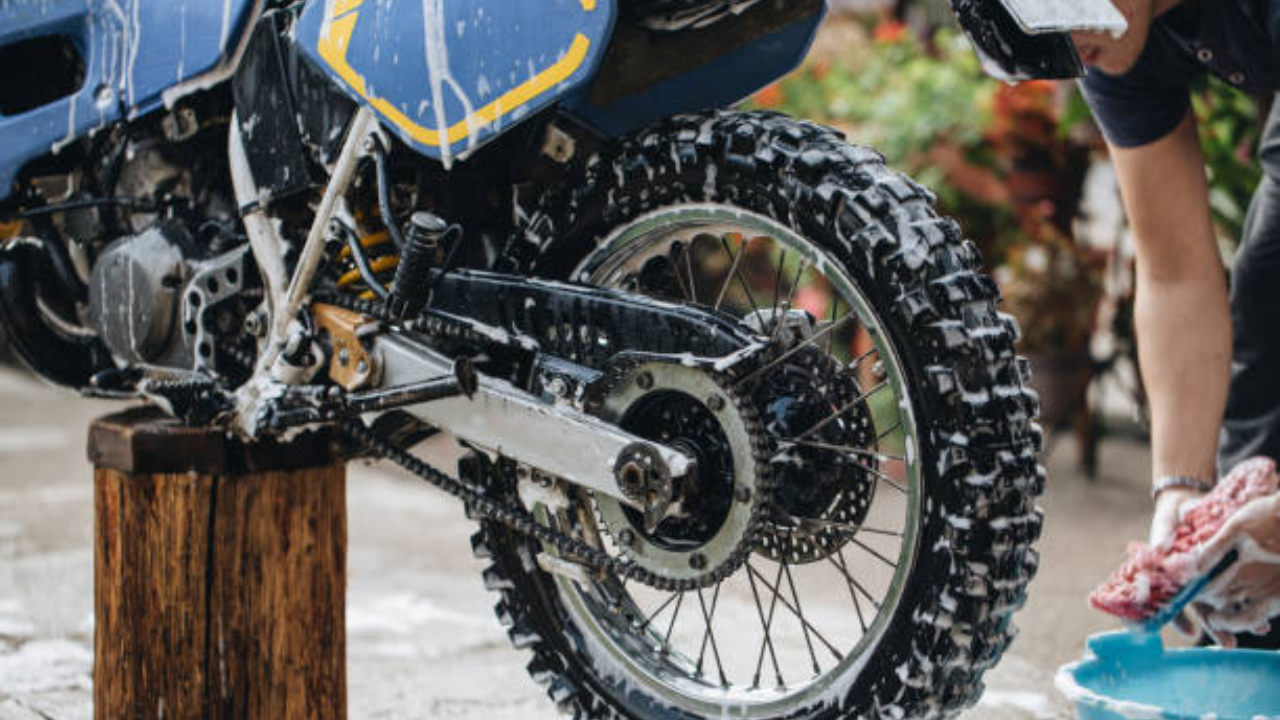 10 Things To Keep In Mind While Cleaning Your Motorcycle In The Summers ...