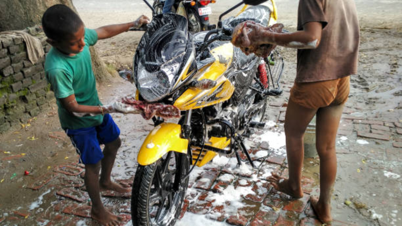 10 Things To Keep In Mind While Cleaning Your Motorcycle In The Summers ...