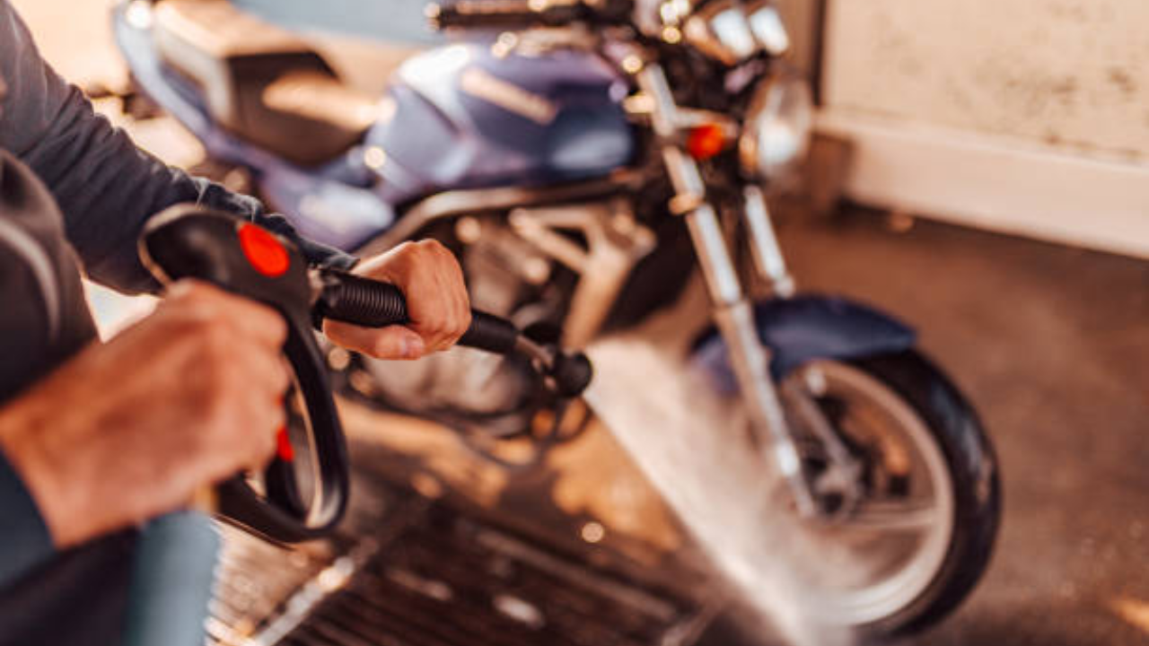 10 Things To Keep In Mind While Cleaning Your Motorcycle In The Summers ...