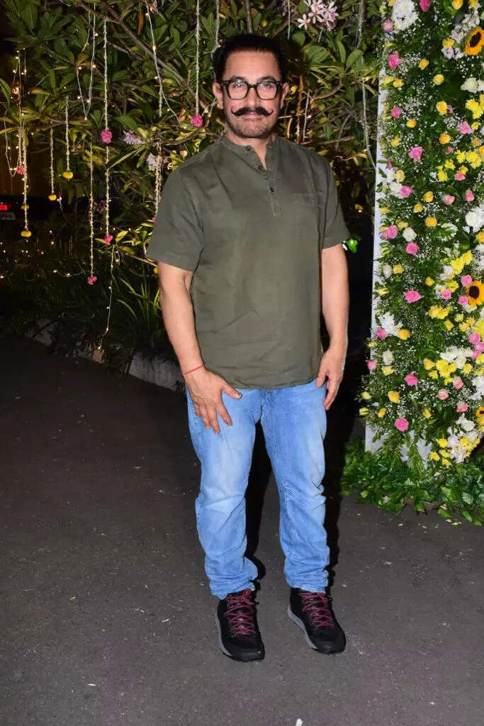 Madhu Mantena: Madhu Mantena, Ira Trivedi Mehendi Ceremony: Hrithik ...