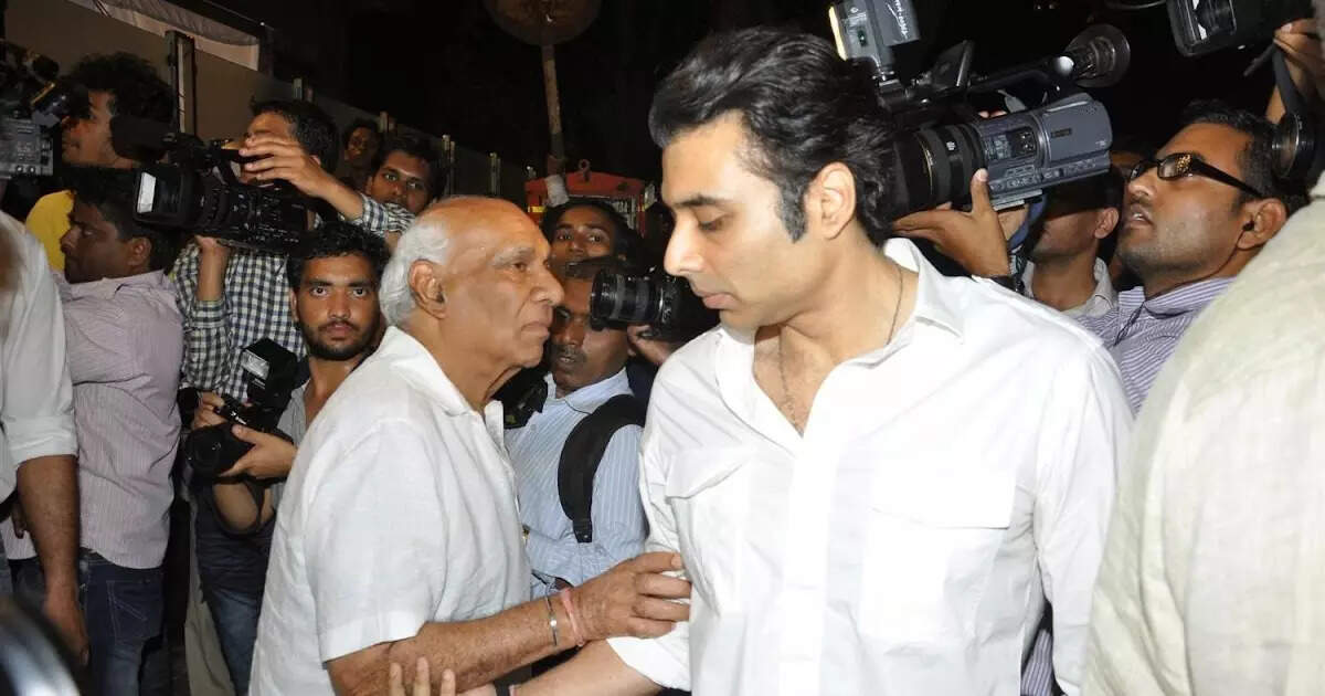 Jitendra-Tushaar Kapoor To Mithun-Mimho: 9 Famous Bollywood Dads Whose ...