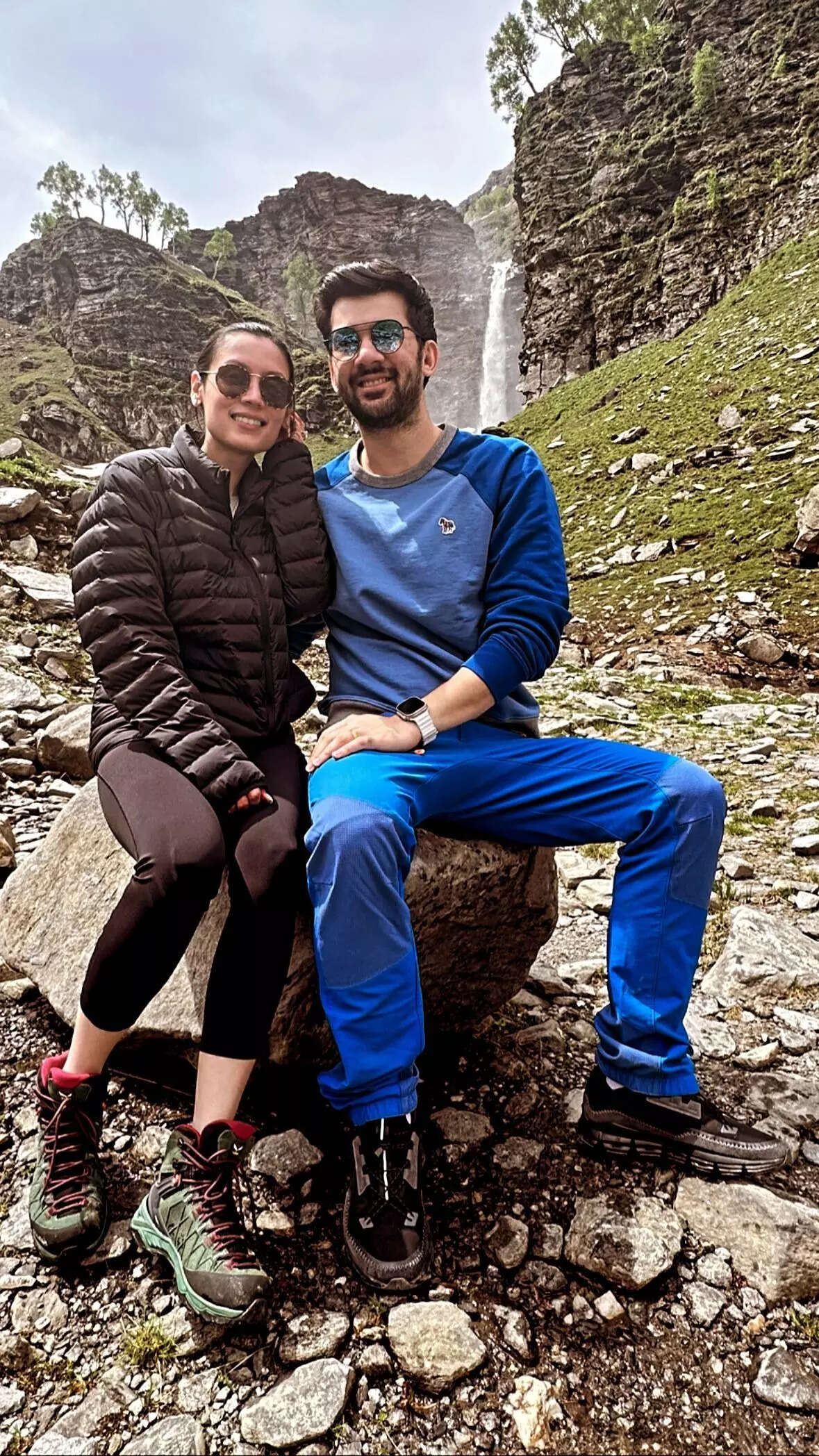 Newlyweds Karan Deol, Drisha Acharya Cutely Pose For A Pic While Enjoy Honeymoon In Manali. See ...