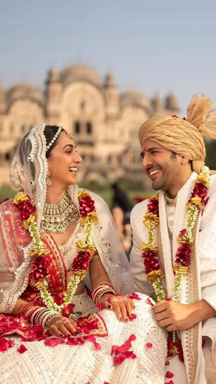 EXCL| Satyaprem Ki Katha Advance Booking Report: Kartik Aaryan, Kiara ...