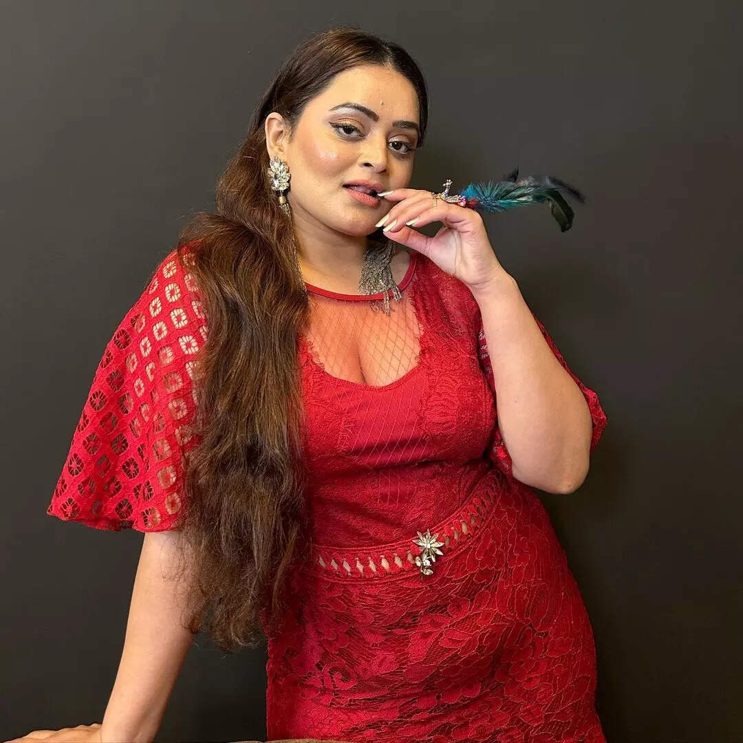 Bigg Boss OTT 2: Bebika Dhurve Reveals WHY Jad Hadid Divorced His Ex-Wife | Entertainment News ...