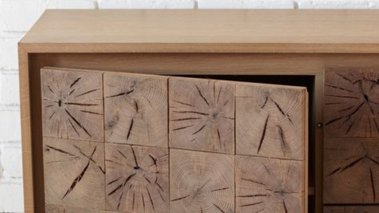 7 Easy Ways To Rid Of Moisture From Wooden Furniture During Monsoon ...