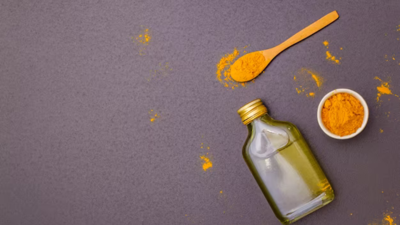 'Turmeric Essential Oil Soothes Your Mind And Skin', Expert Shares ...