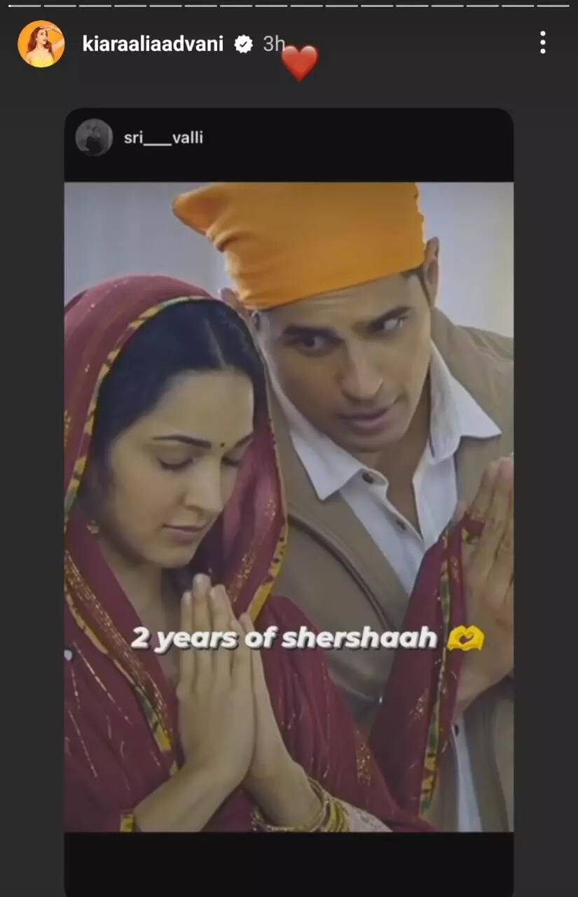 Sidharth Malhotra Kiara Advani Get Emotional As Shershaah Completes 2