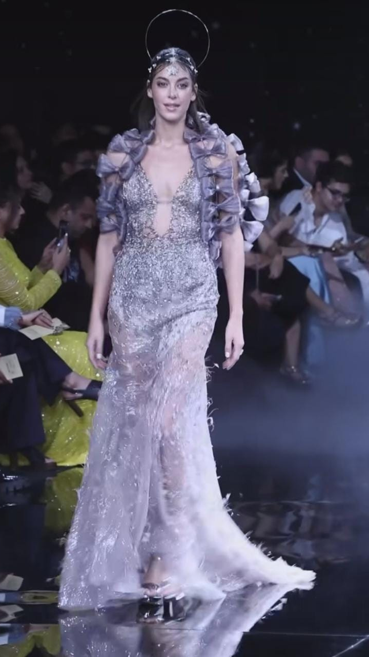 Indian Model Alicia Kaur's Glam Ramp Walk Looks