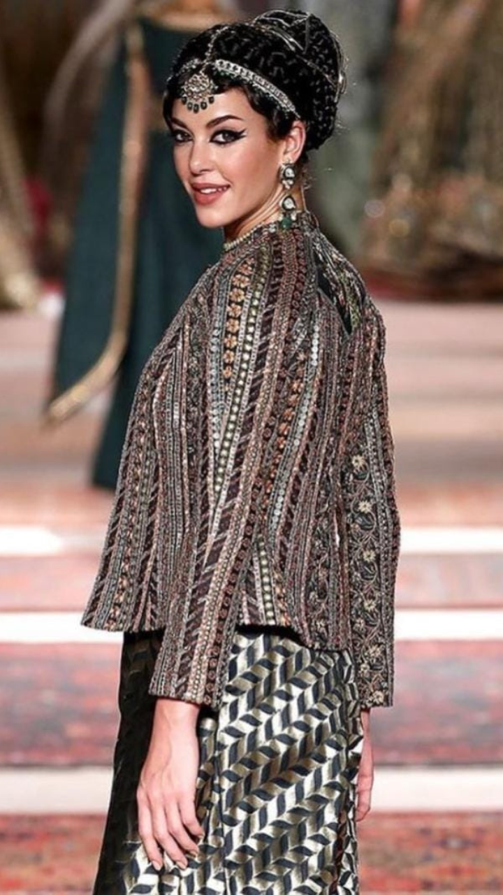 Indian Model Alicia Kaur's Glam Ramp Walk Looks