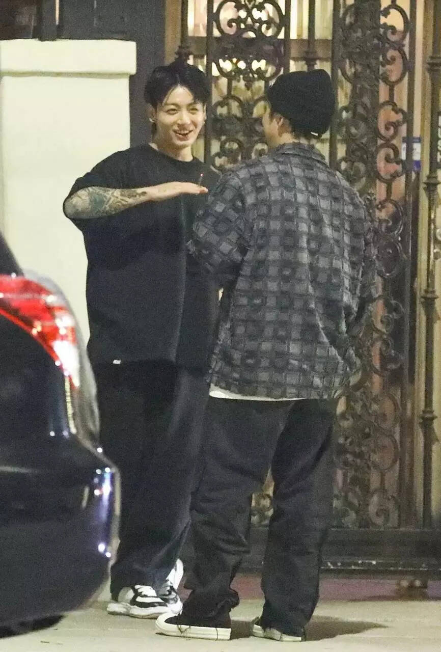 BTS' Jungkook Smokes? Viral Pics Of K-pop Idol Holding Cigarette In LA ...