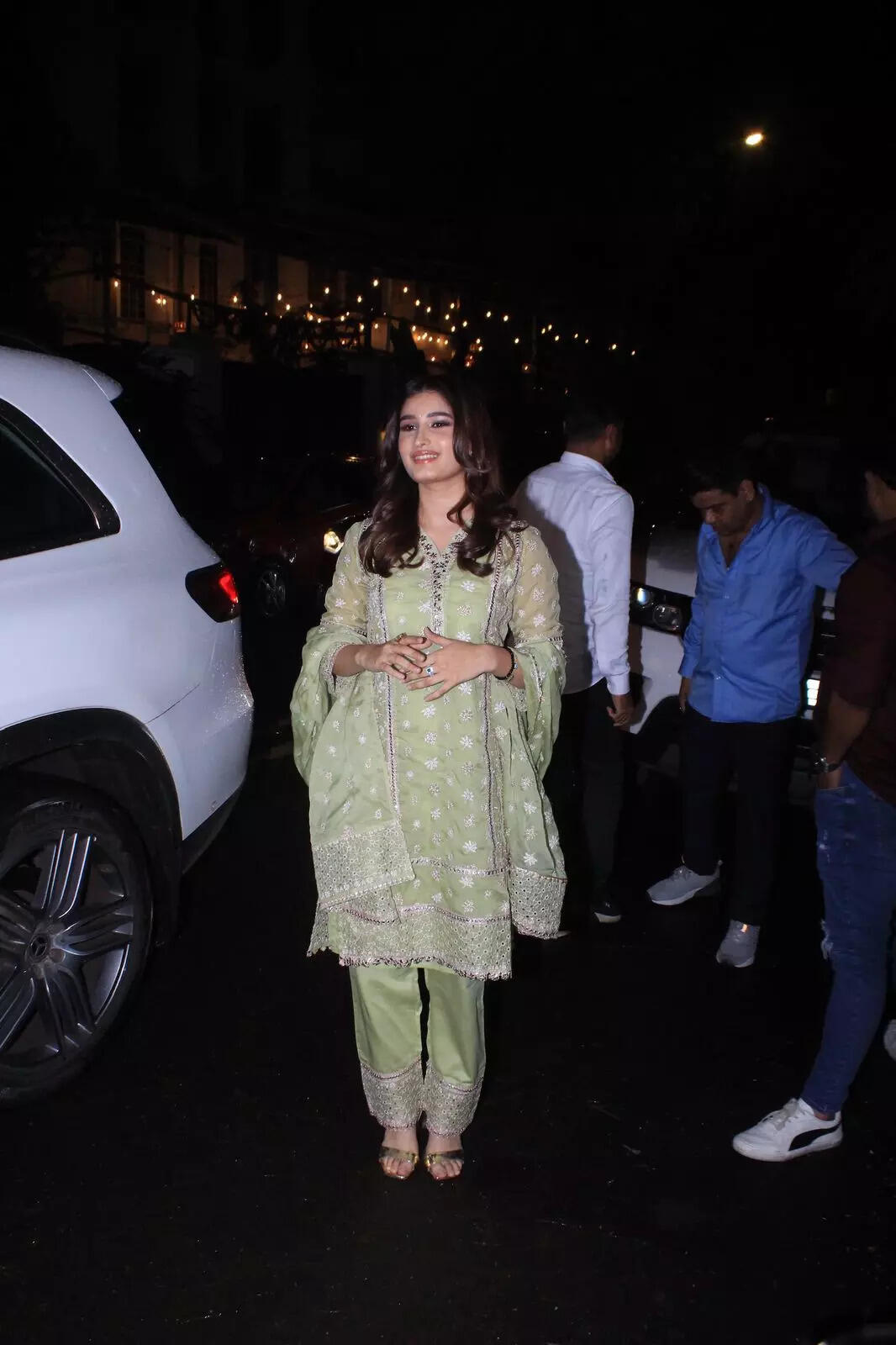 Kartik Aaryan's Ganpati Celebrations: Sara Ali Khan, Mrunal Thakur, Siddharth Anand Arrive For ...