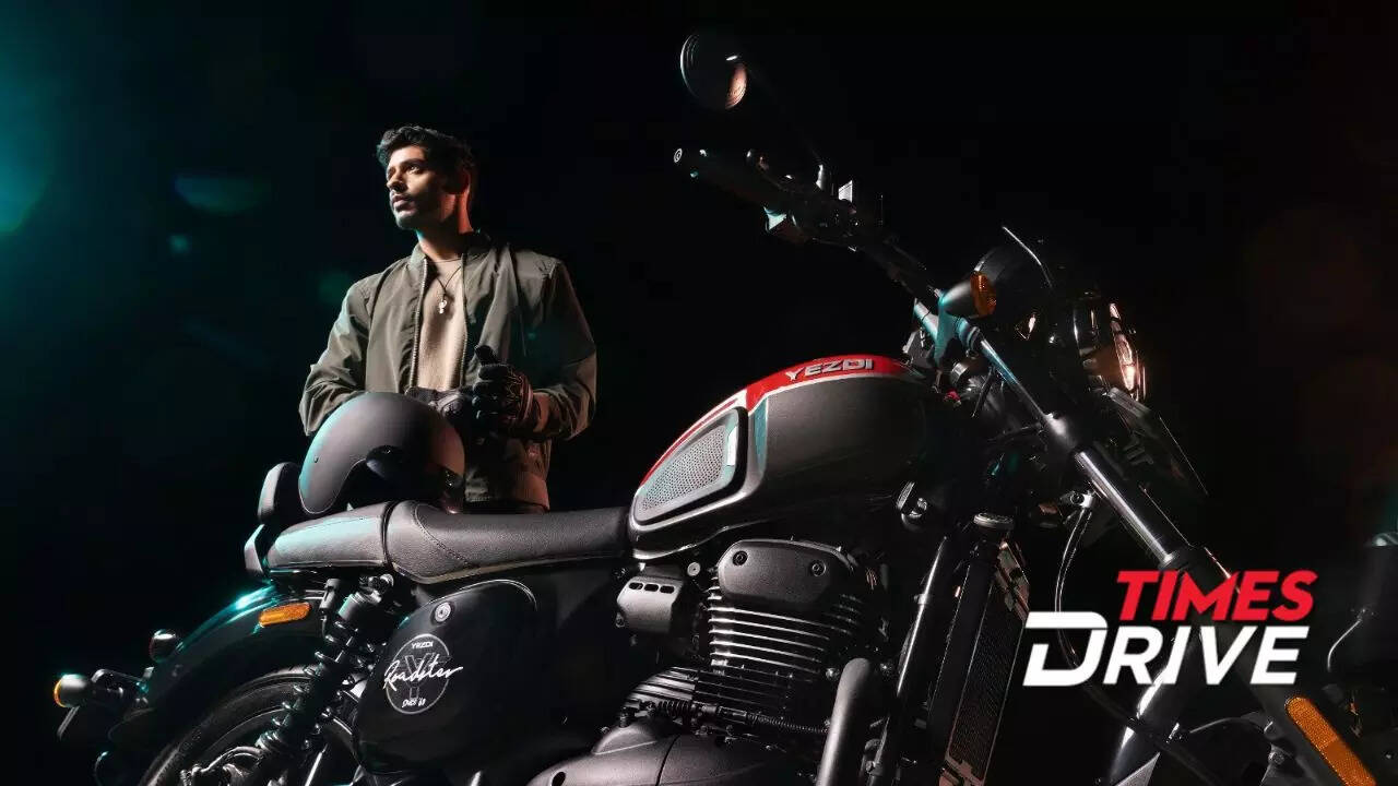 Jawa 42 Dual Tone & Yezdi Roadster Launched: Price, Power, Feature And ...