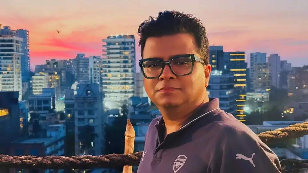 Exclusive! Mahira Khan Wedding: 'She Is Lucky To Have Salim Karim As A ...