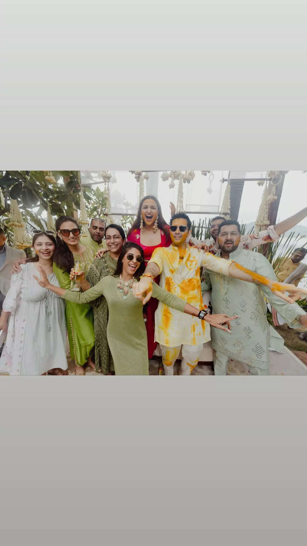 Parineeti Chopra Kisses Raghav Chadha, Dulhe Raja Sits On Dhol In ...