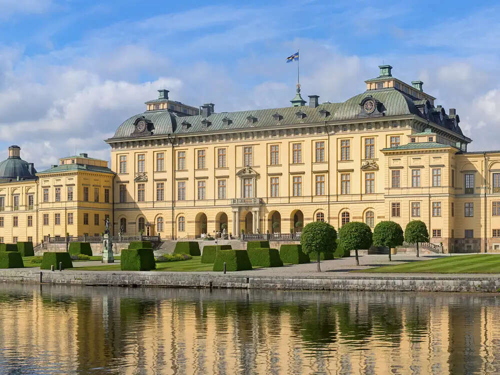 Inside Royal Walls: Exploring 8 Modern Kings' Private Homes | Home ...