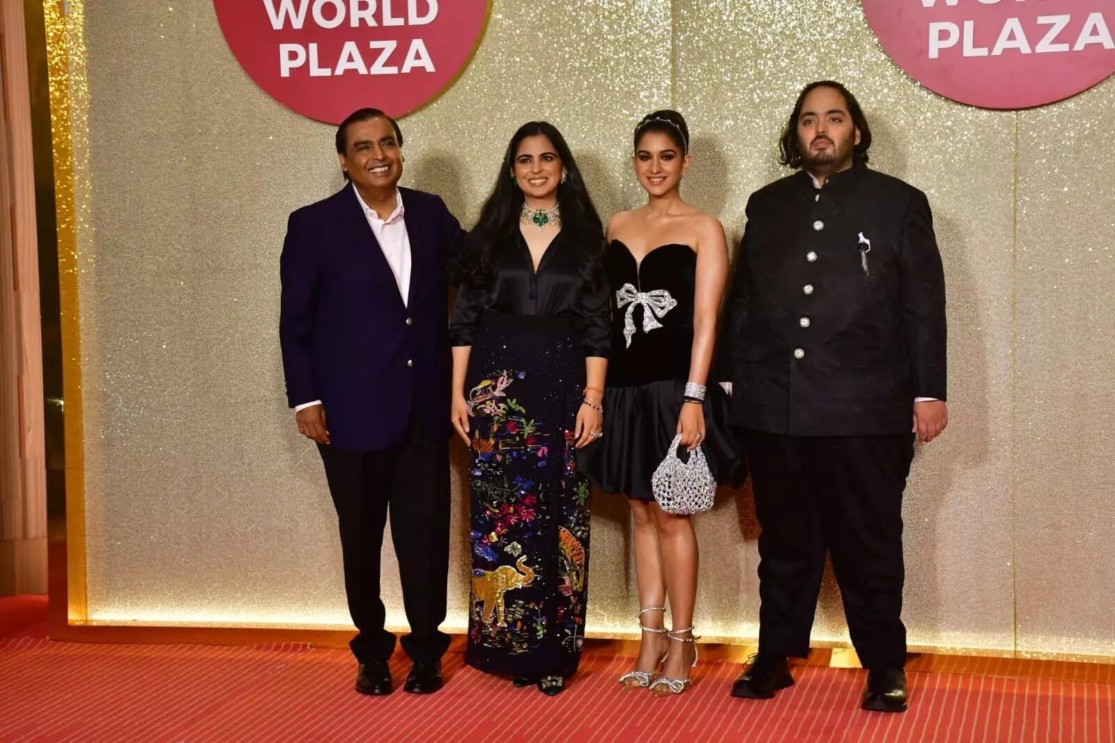 Nita Ambani, Mukesh Ambani Are All Smiles As They Pose With Isha ...