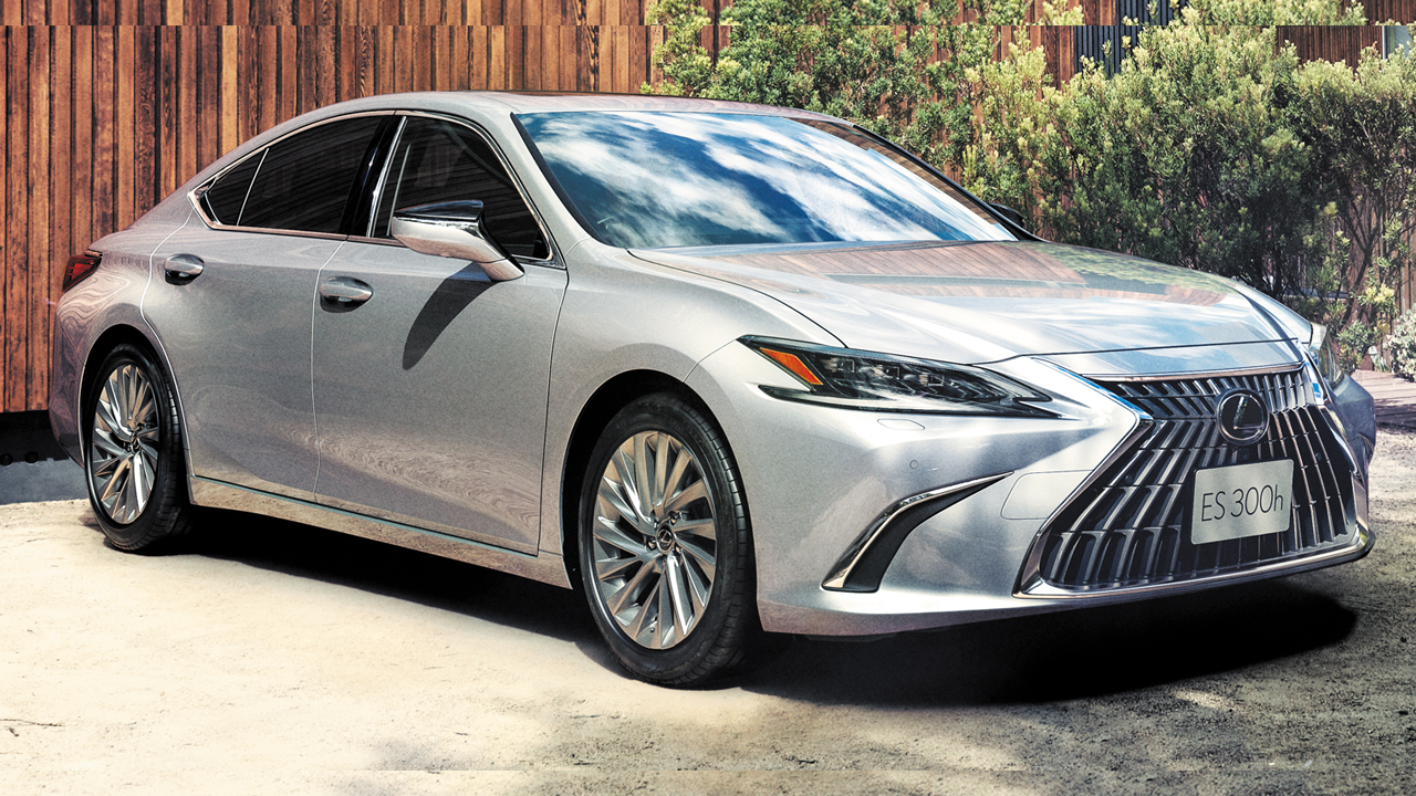 5 Most Comfortable Executive Sedans In India, Toyota Camry, BMW 3-series, Mercedes Benz C-Class ...