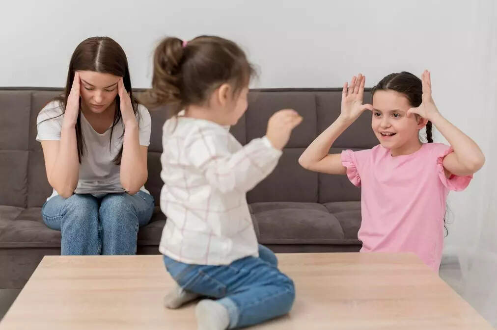 Should Parents Pick Sides When Their Kids Fight? Here's What An Expert ...