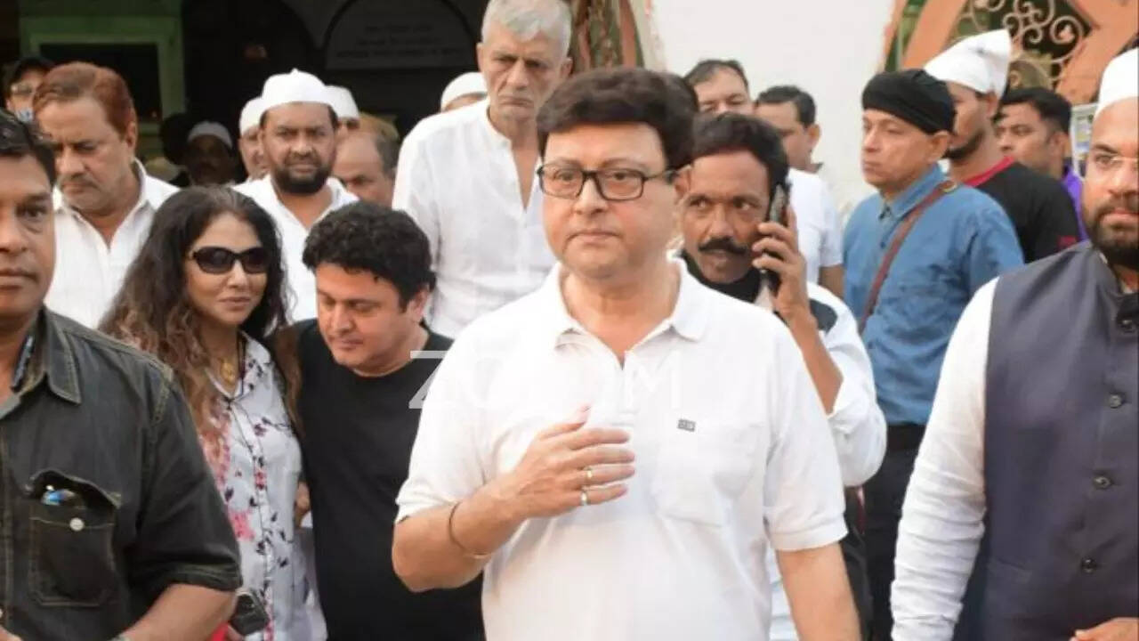 Junior Mehmood Funeral: Johnny Lever, Raza Murad, Sudesh Bhosale And ...