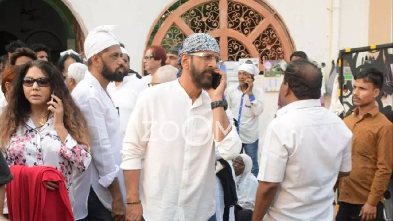 Junior Mehmood Funeral: Johnny Lever, Raza Murad, Sudesh Bhosale And ...