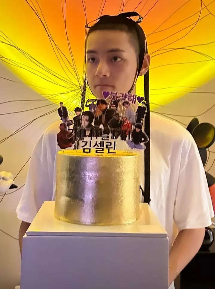 BTS' V Debuts Buzzcut Look, CONFIRMS Enlistment Date In New Pic ...