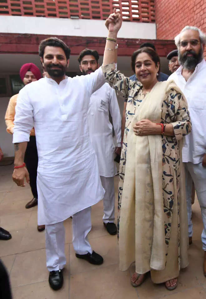 Kirron Kher Allegedly THREATENS Chandigarh Businessman, Latter Granted ...