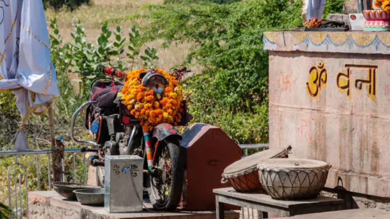 10 Unsual Rituals In Temples Of India That Will Leave You Surprised