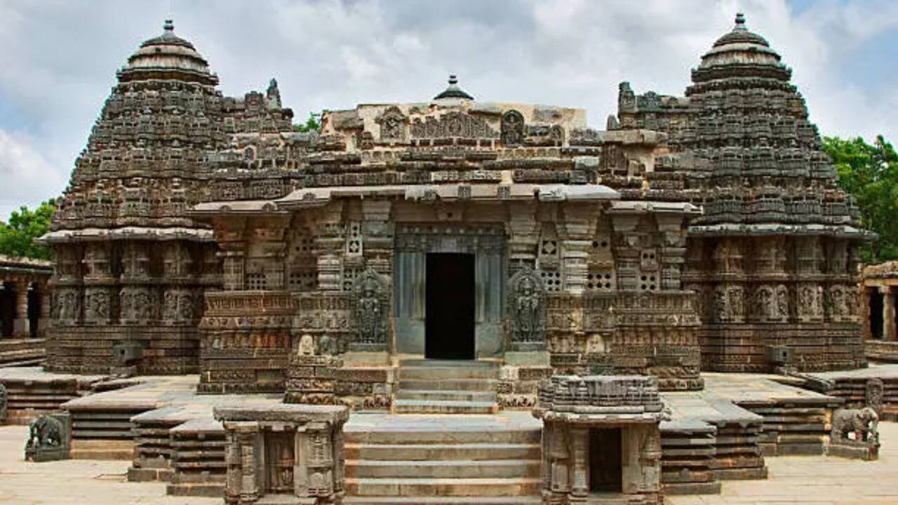 10 Unsual Rituals In Temples Of India That Will Leave You Surprised