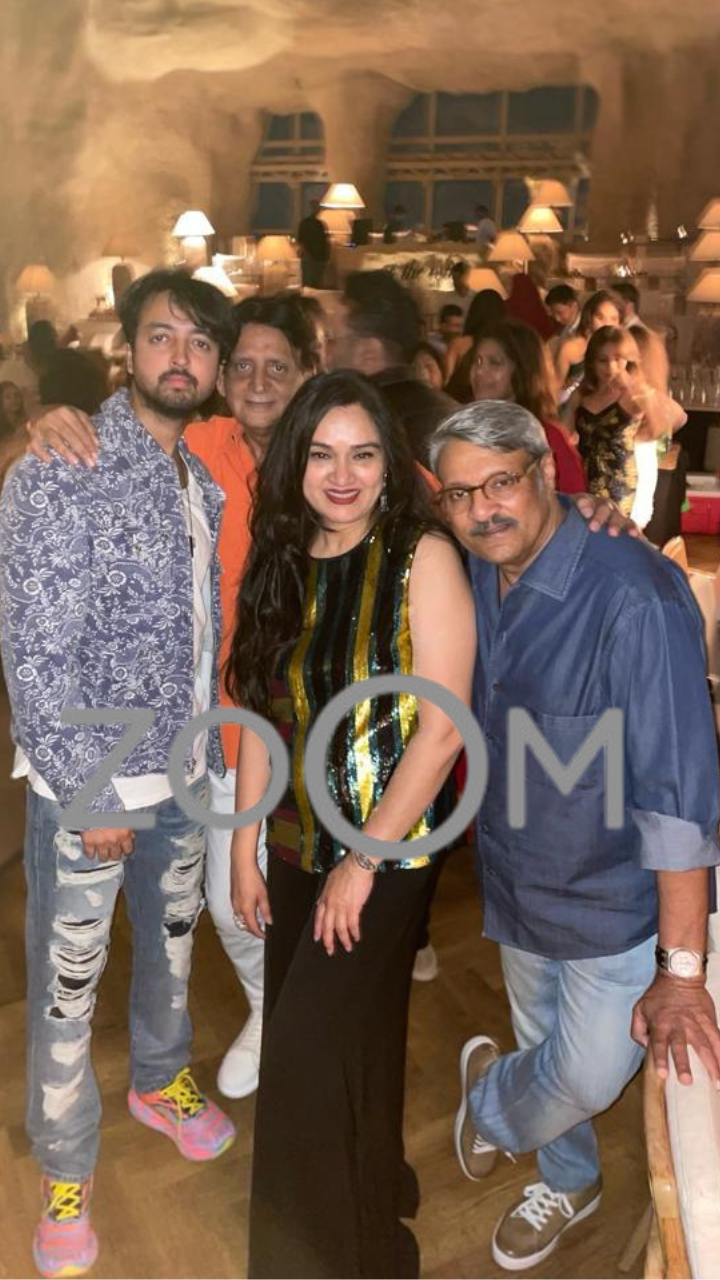 Exclusive! Sonakshi Sinha, Boyfriend Zaheer Iqbal Spotted Together At A ...