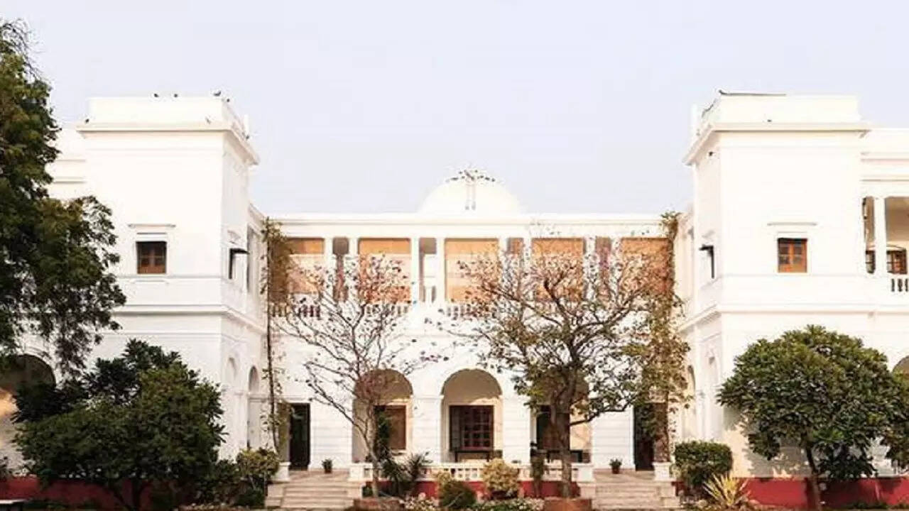 saif ali khan and kareena kapoor owned pataudi palace history - Pataudi ...