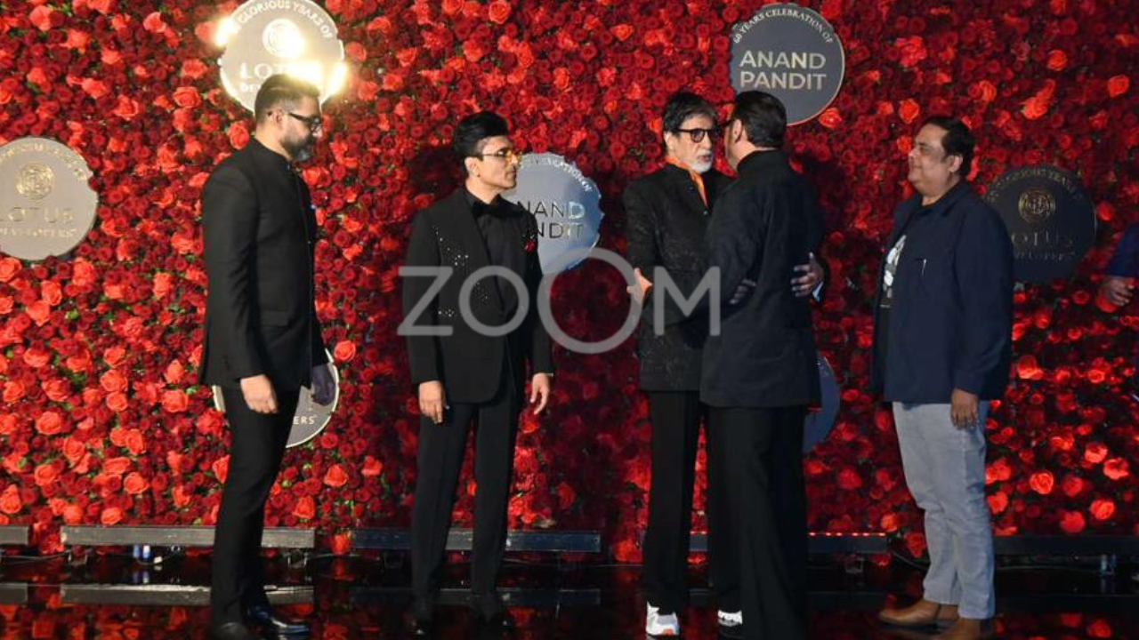 Anand Pandit's 60th Birthday Bash: Shah Rukh Khan, Amitabh Bachchan, Salman Khan And More Arrive ...