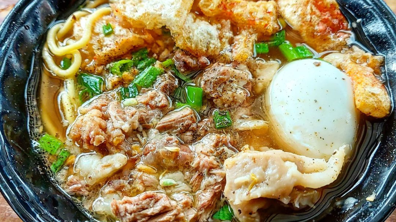 7 Mouthwatering Street Foods From North East India