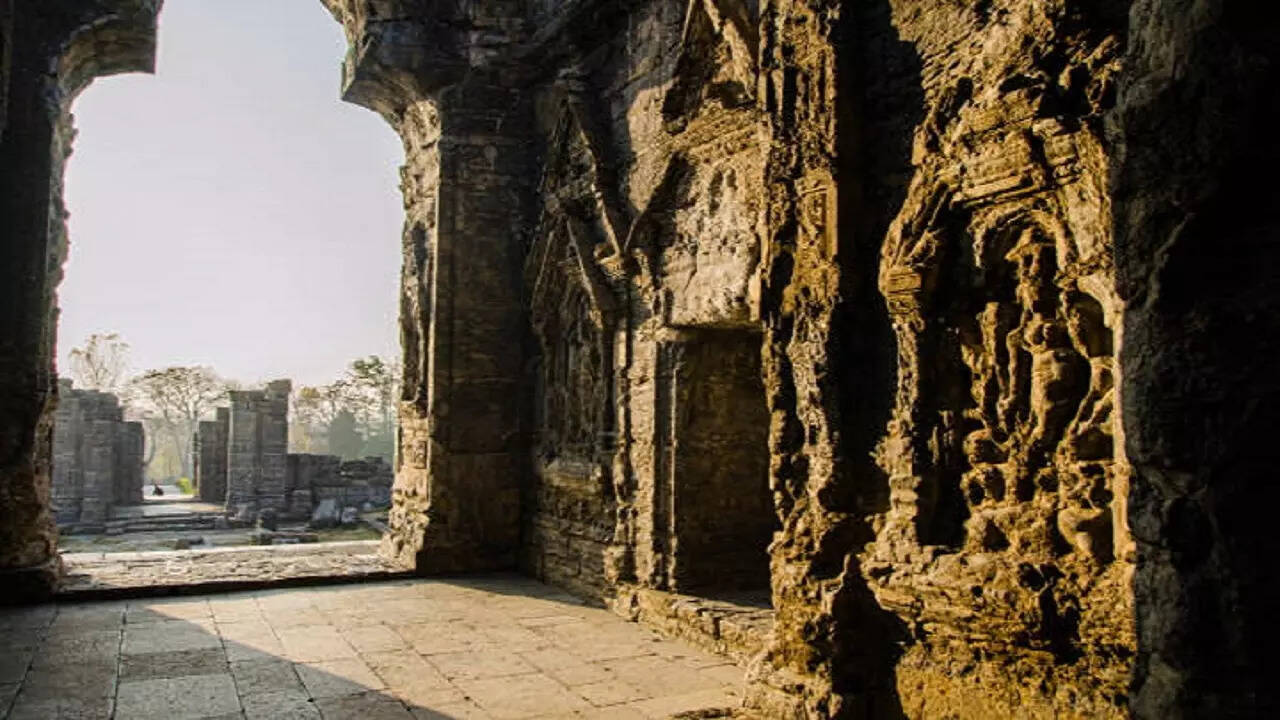 10 Unknown Facts About the Martand Sun Temple in Kashmir