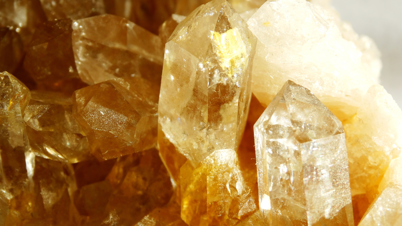 7 Ways A Citrine Crystal Can Spark Your Creative Genius At Work | Home ...