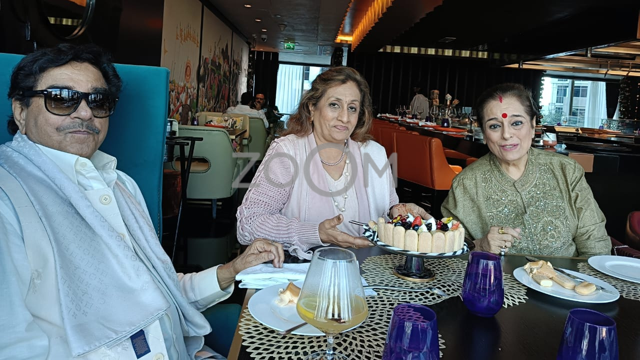 Exclusive! Shatrughan Sinha-Poonam Chill In Dubai With Pahlaj Nihalani ...