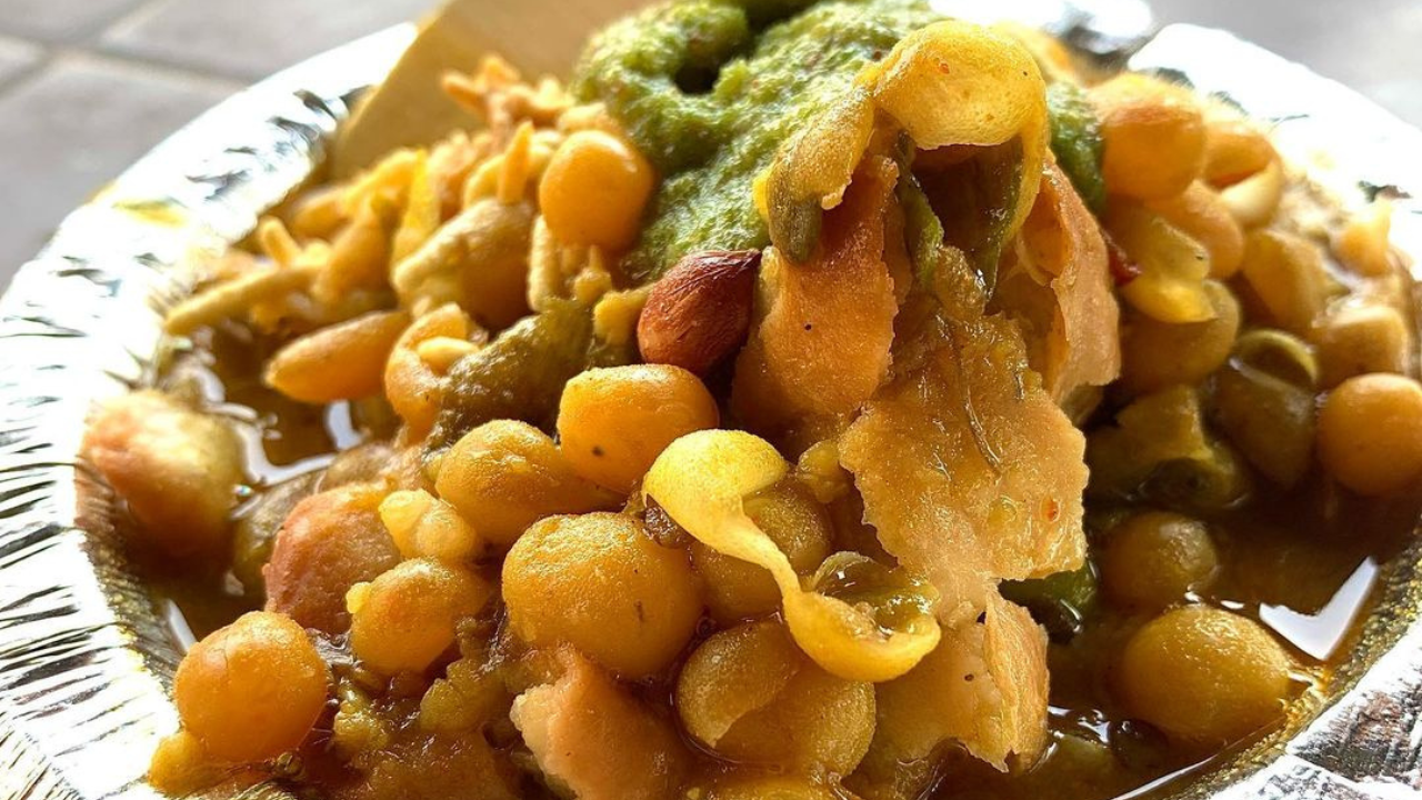 Must-Have Street Food Items In Varanasi