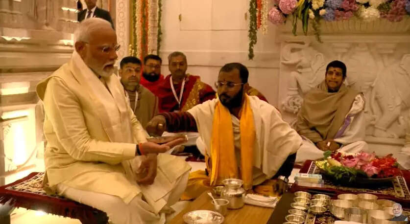 Ayodhya Ram Mandir Pujari: Who is Mohit Pandey? 22-Year-Old Ram Mandir ...