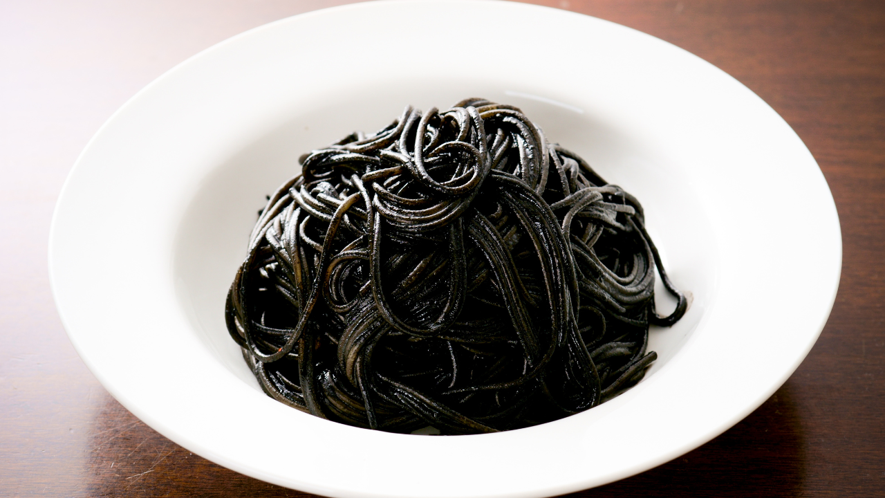 Anti Valentine- 7 Black-Themed Dishes To Prepare For No Celebration ...