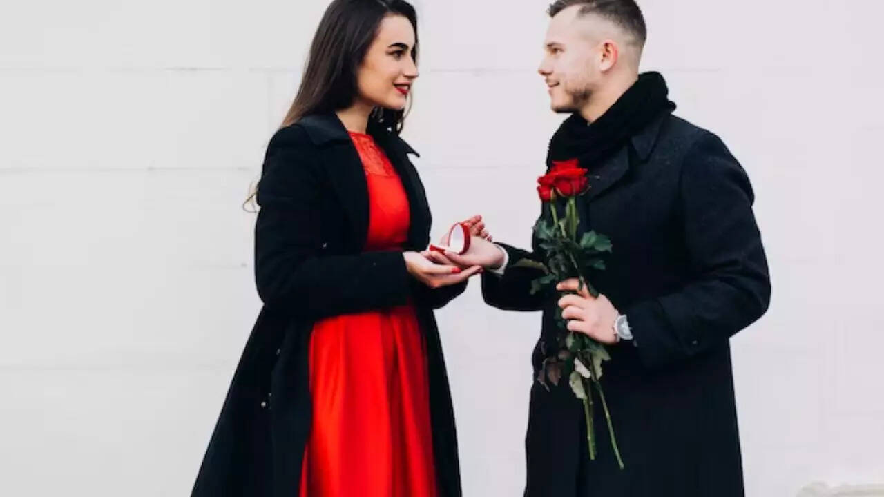 Happy Rose Day 2024: Best Messages, Quotes, Wishes and Images to Share ...